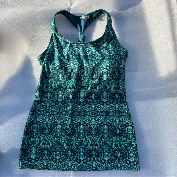 Athleta | Tops | Athleta Womens Fuse Tank Shelf Bra Damask Green Extra ...